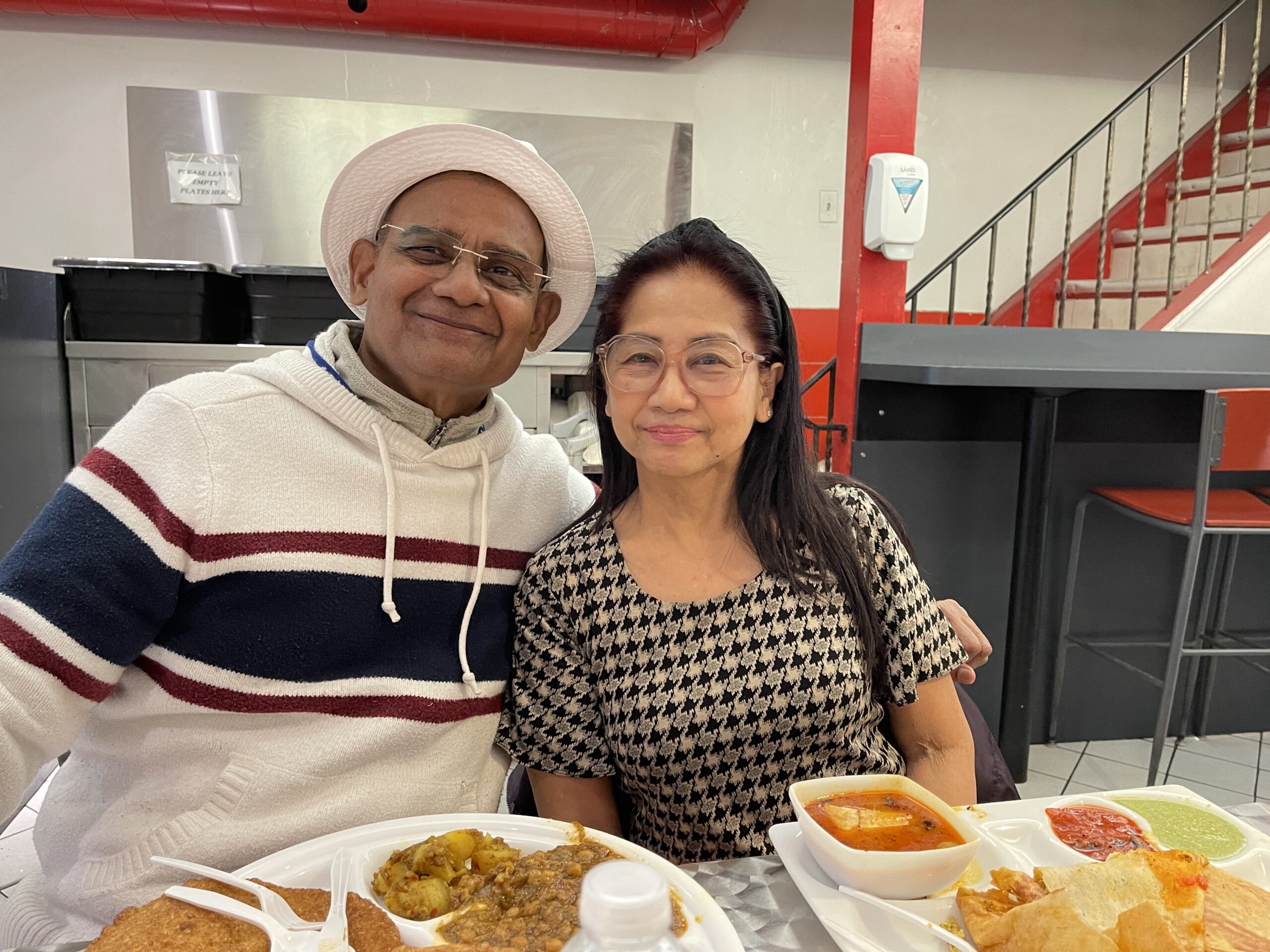 Jacob, Dominic y Gladys - Puerta de Misiones